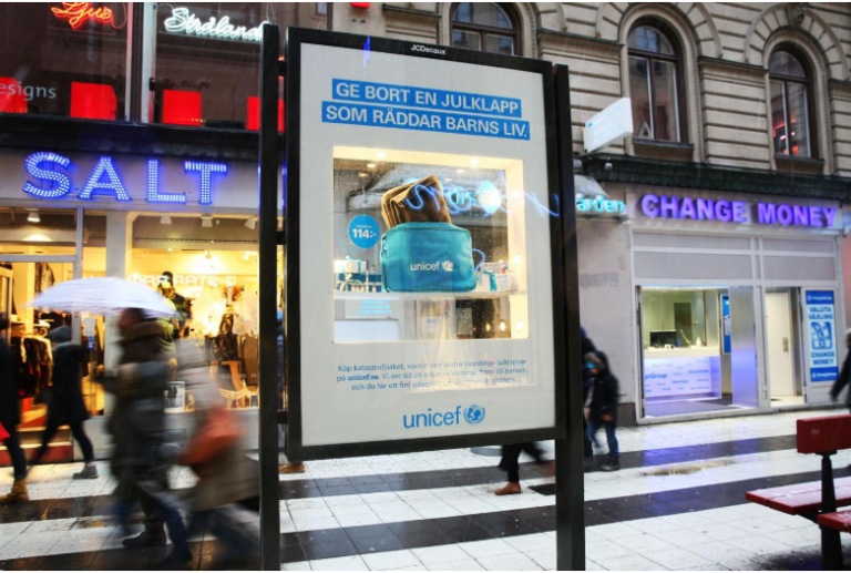DOOH Advertising Examples | The Hype Loop